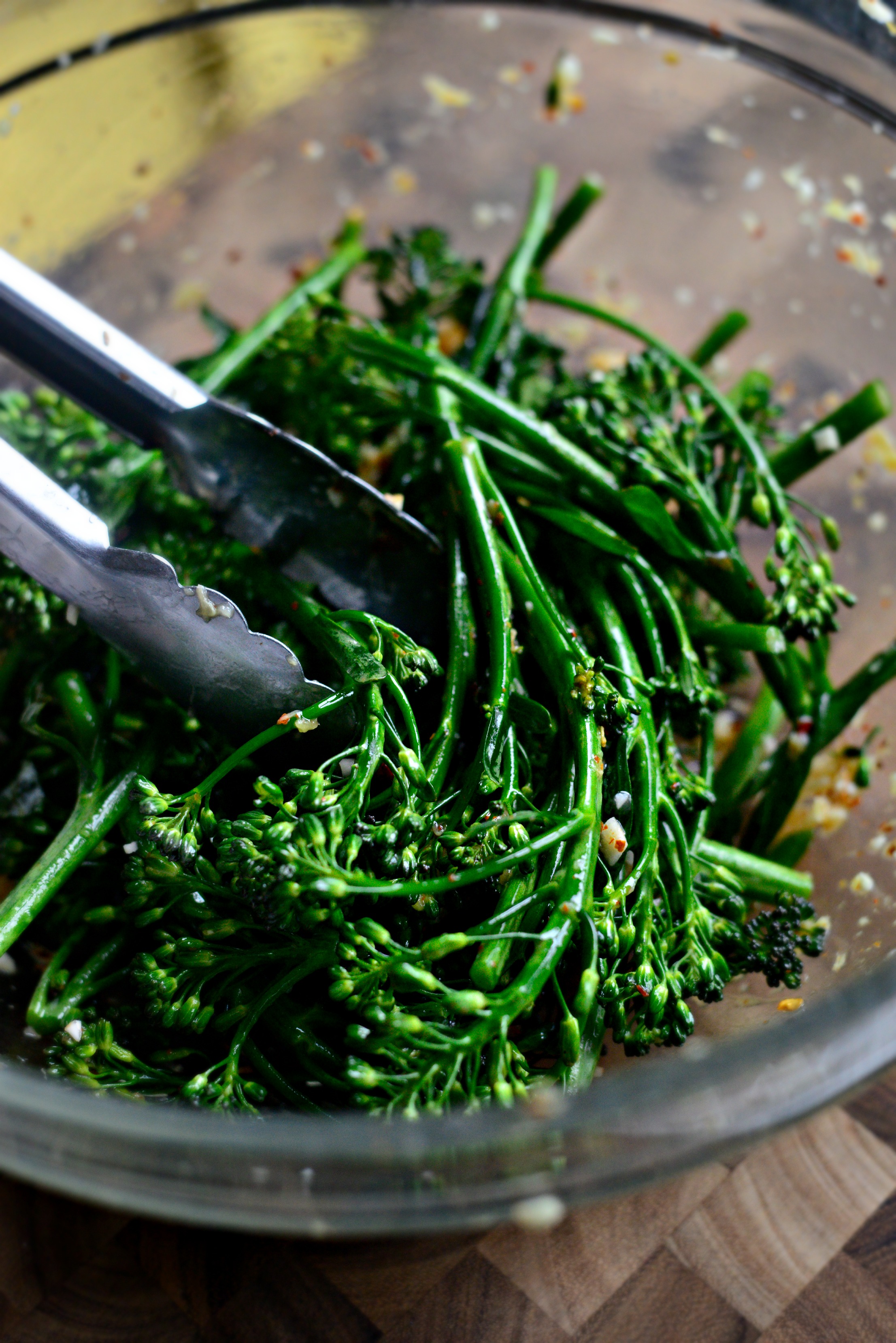 10 Minute Spicy Ginger Garlic Roasted Broccolini Simply Scratch