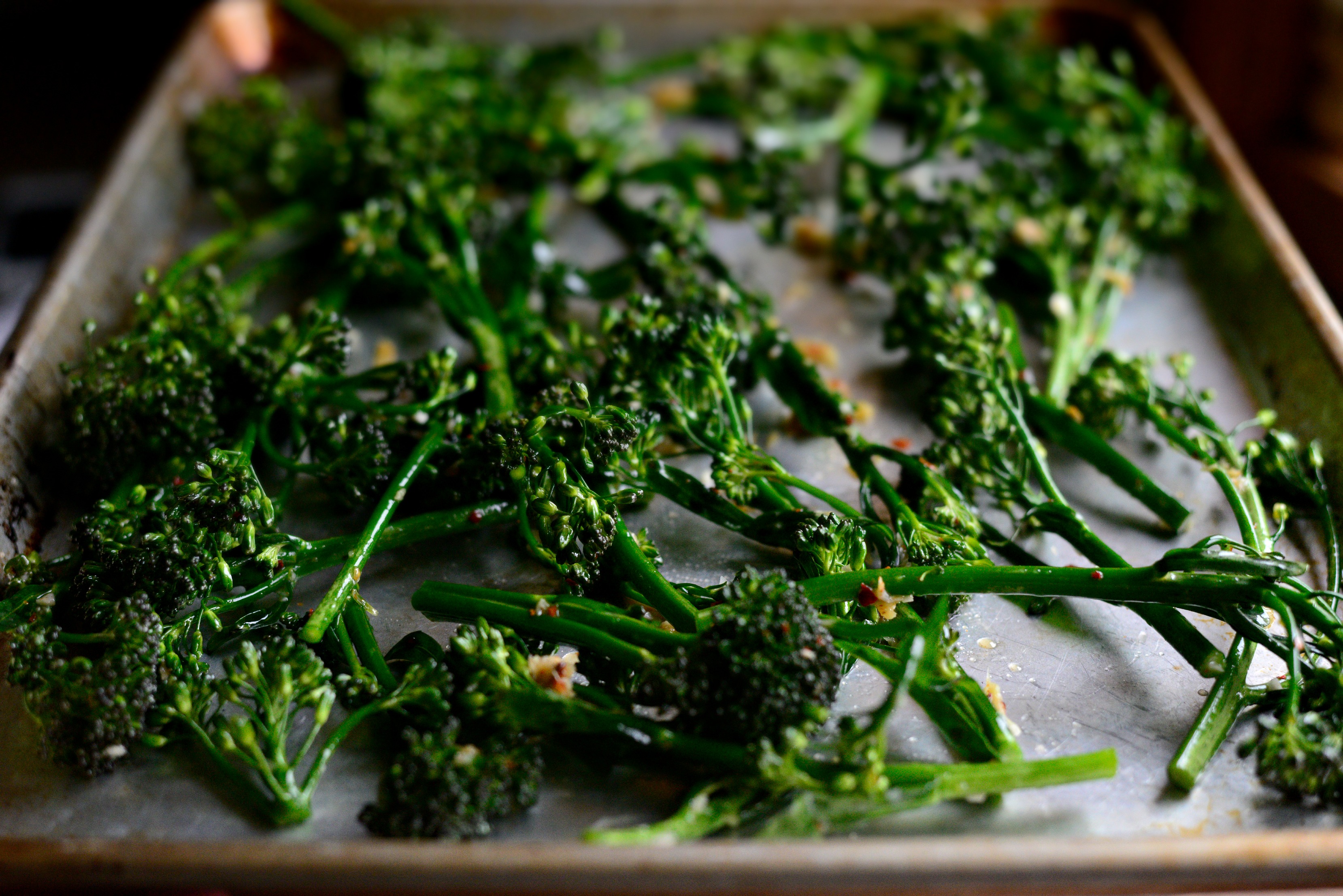 10 Minute Spicy Ginger Garlic Roasted Broccolini Simply Scratch