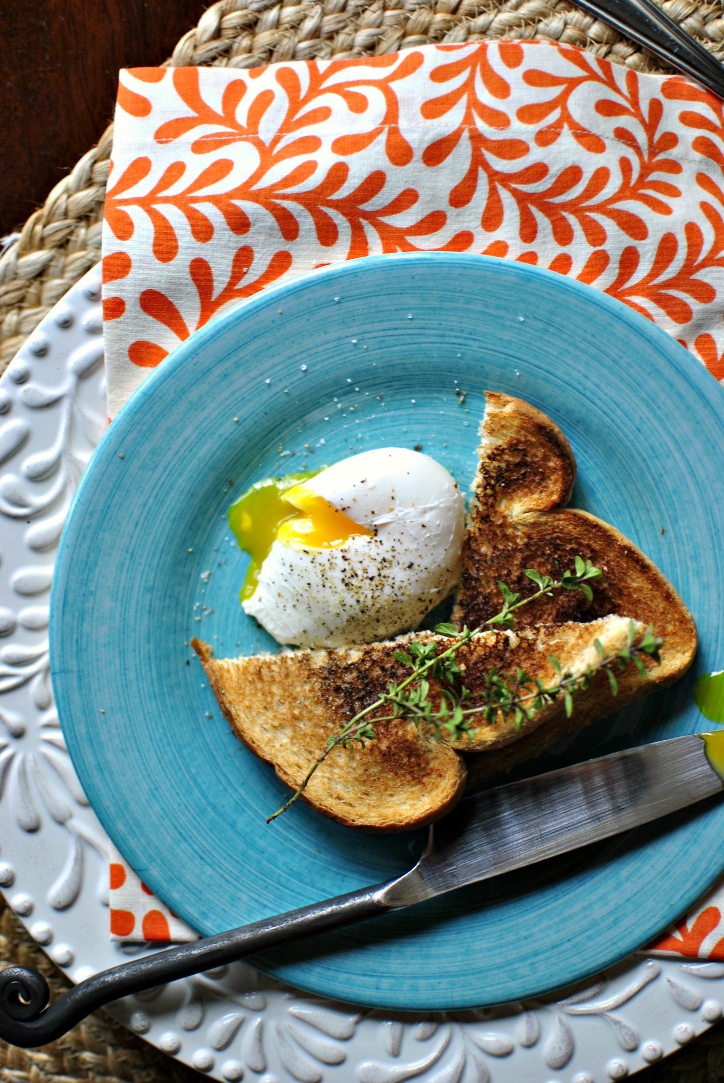 How To Make Perfectly Poached Eggs - Simply Scratch