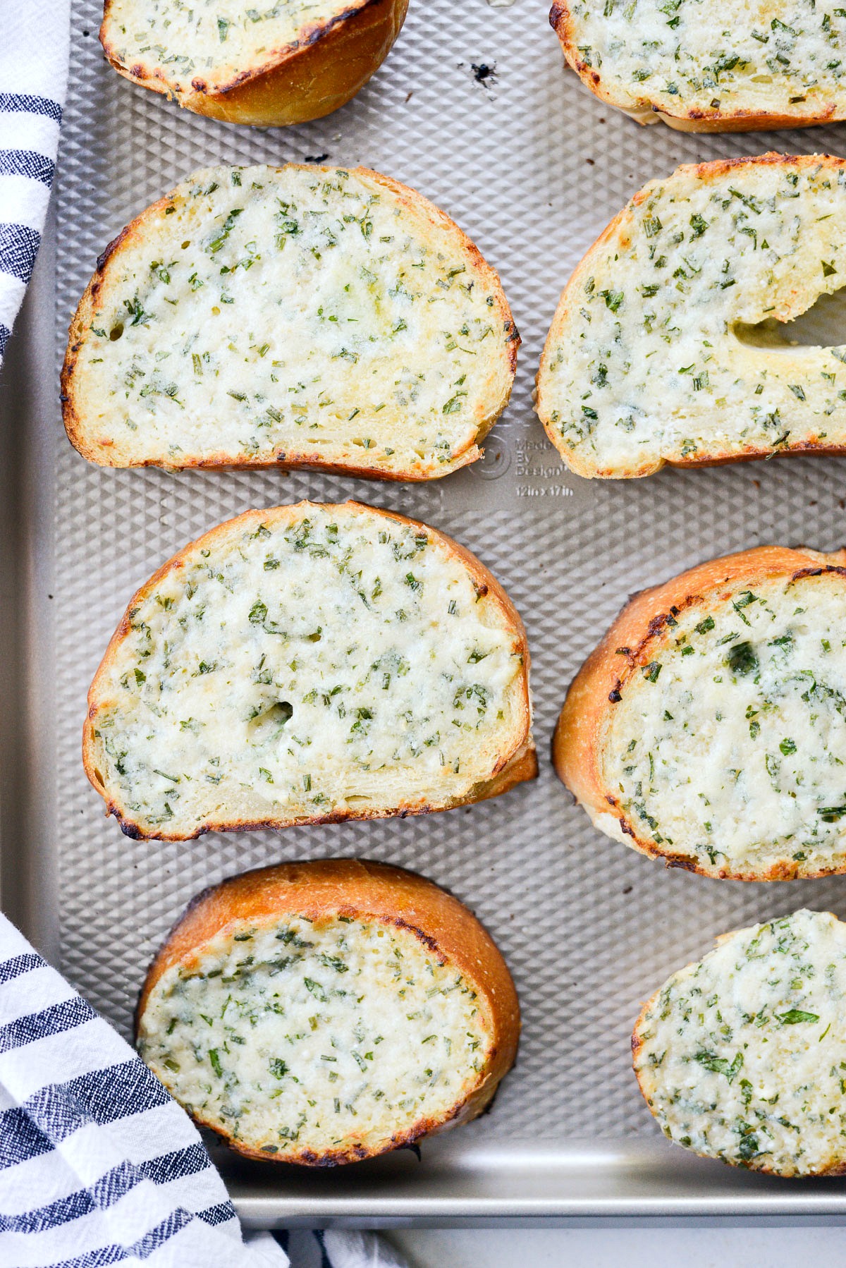 Easy Parmesan Herb Garlic Bread - Simply Scratch