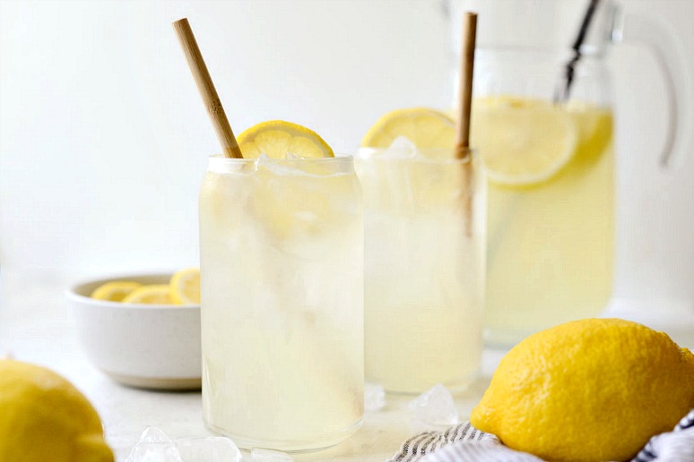 Old Fashioned Lemonade - Simply Scratch