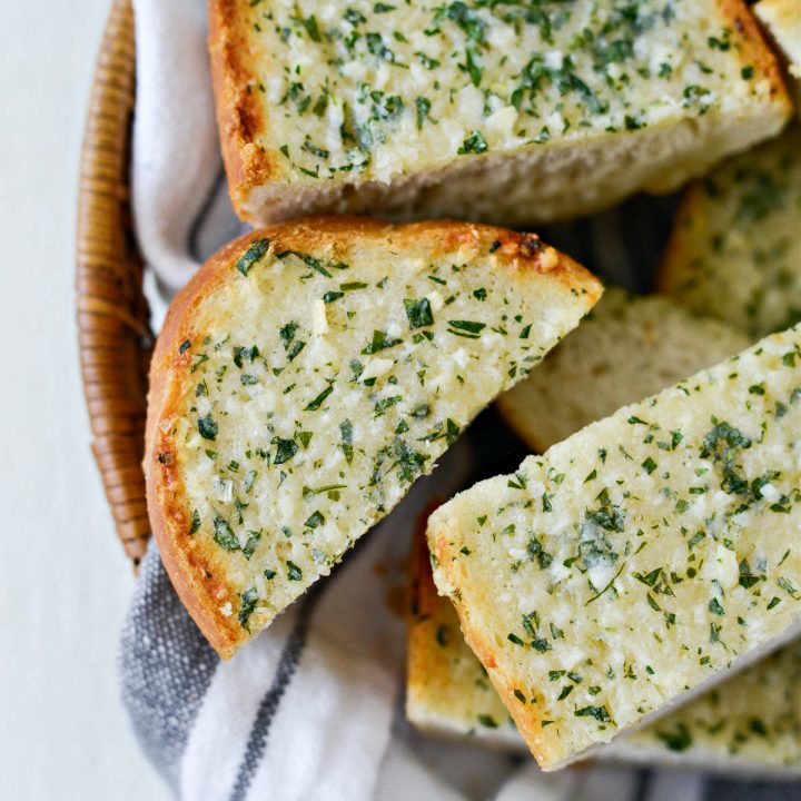 15-Minute Garlic Bread - Simply Scratch