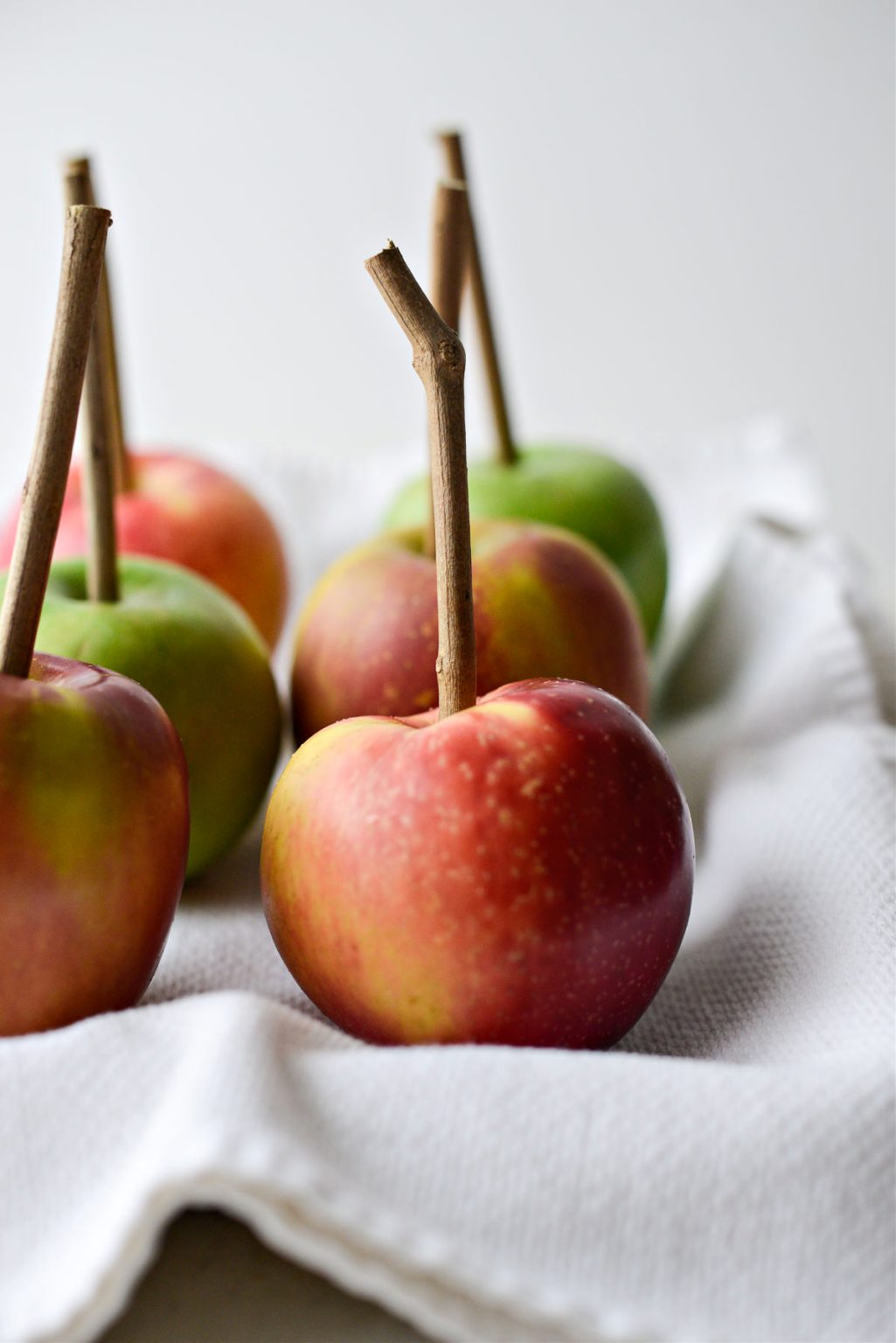 Easy Homemade Caramel Apples - Simply Scratch
