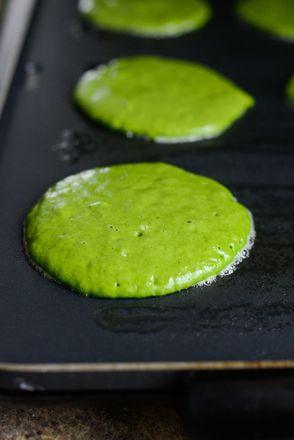 Green Pancakes (All-Natural!) - Simply Scratch