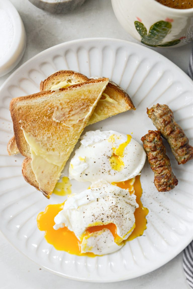 Easy Microwave Poached Eggs - Simply Scratch